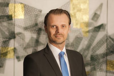 Kontakt | ST 77 Holding